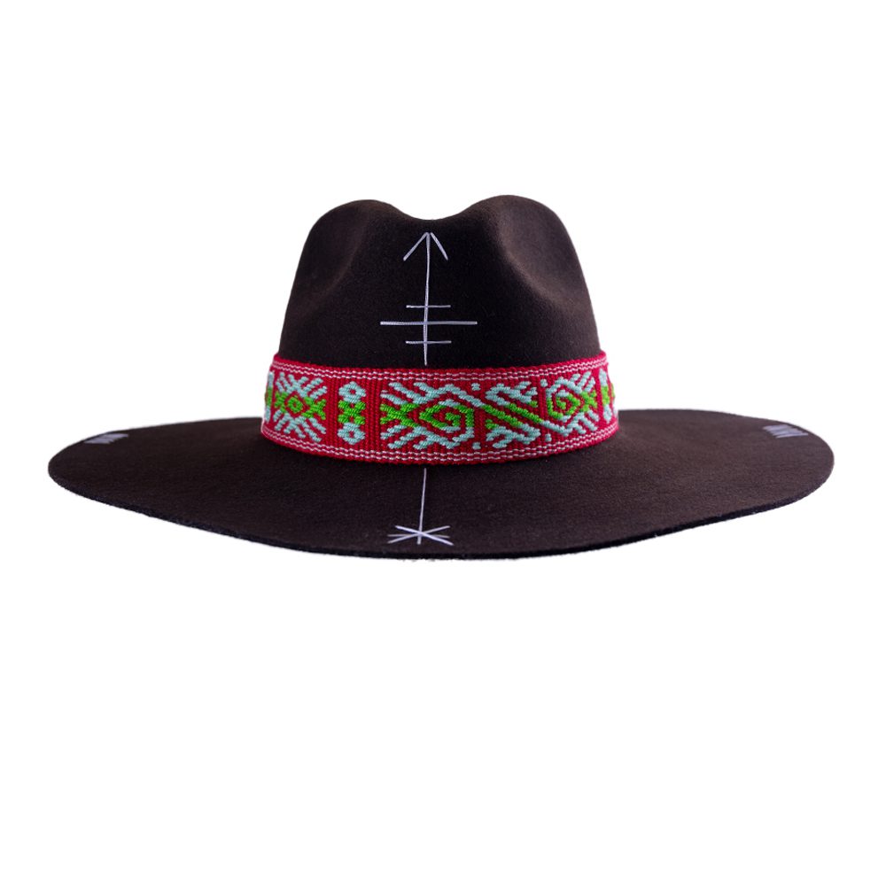 Ancestro sombreros con tejidos indígenas